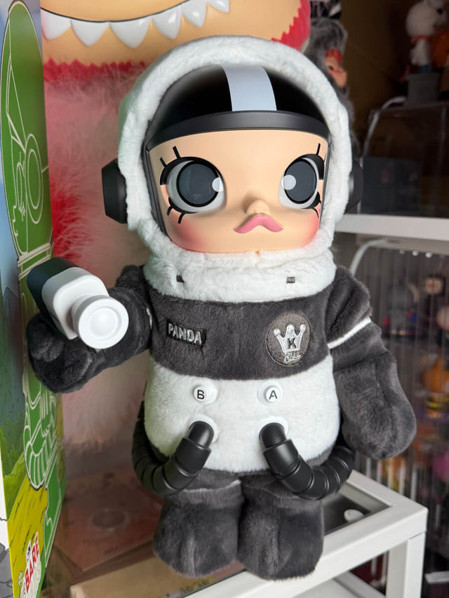 Mega Space Molly 400% We Bare Bears Panda created by Kenny Wong