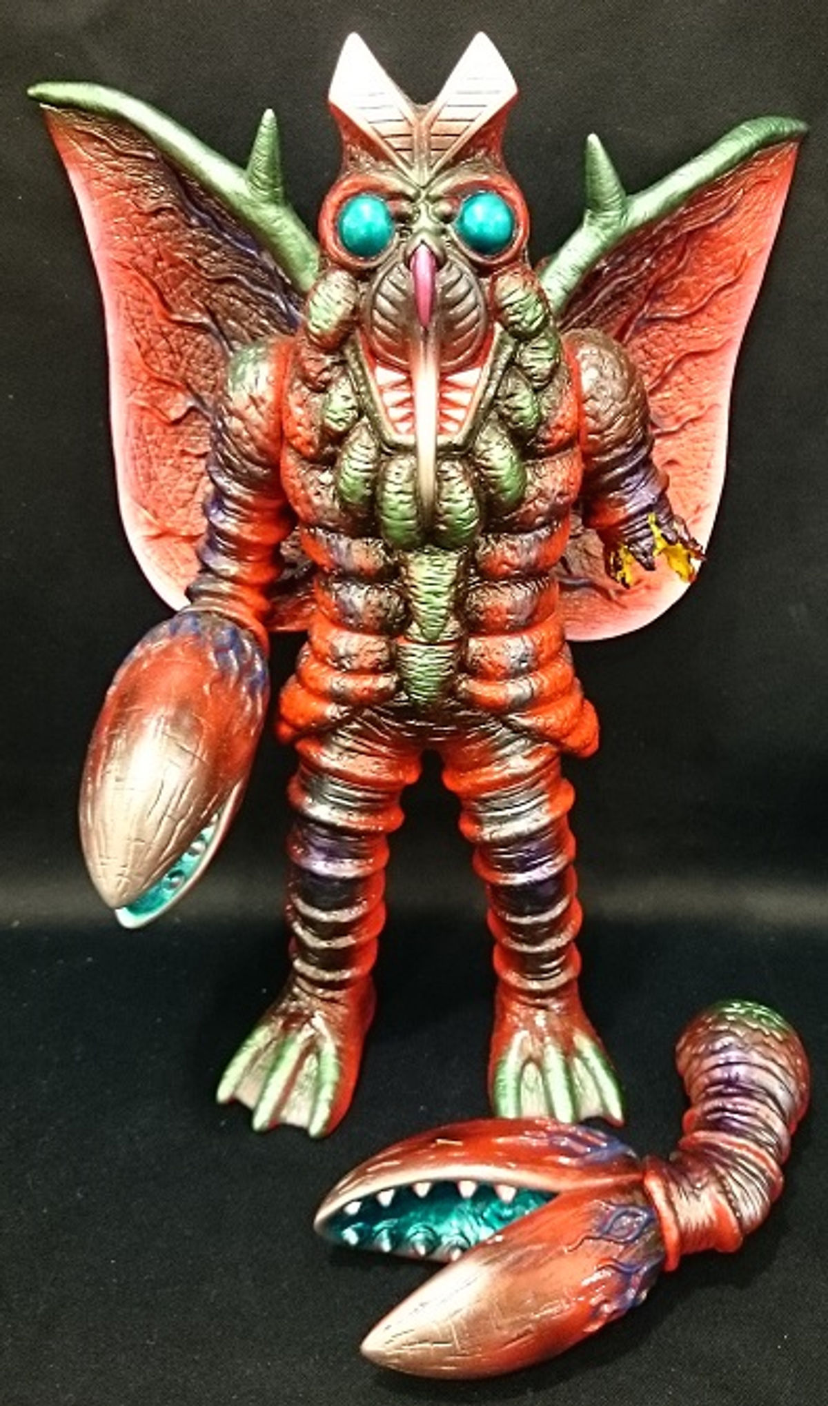 Future Models Umezu Kazuo version with Ultraman wings Vartan Alien ...