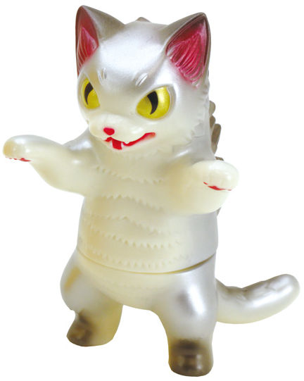 Silver Cat Negora created by Konatsu Koizumi