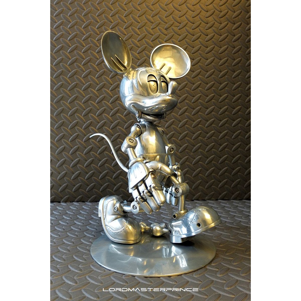 Future Mickey - Retro Colour created by Hajime Sorayama